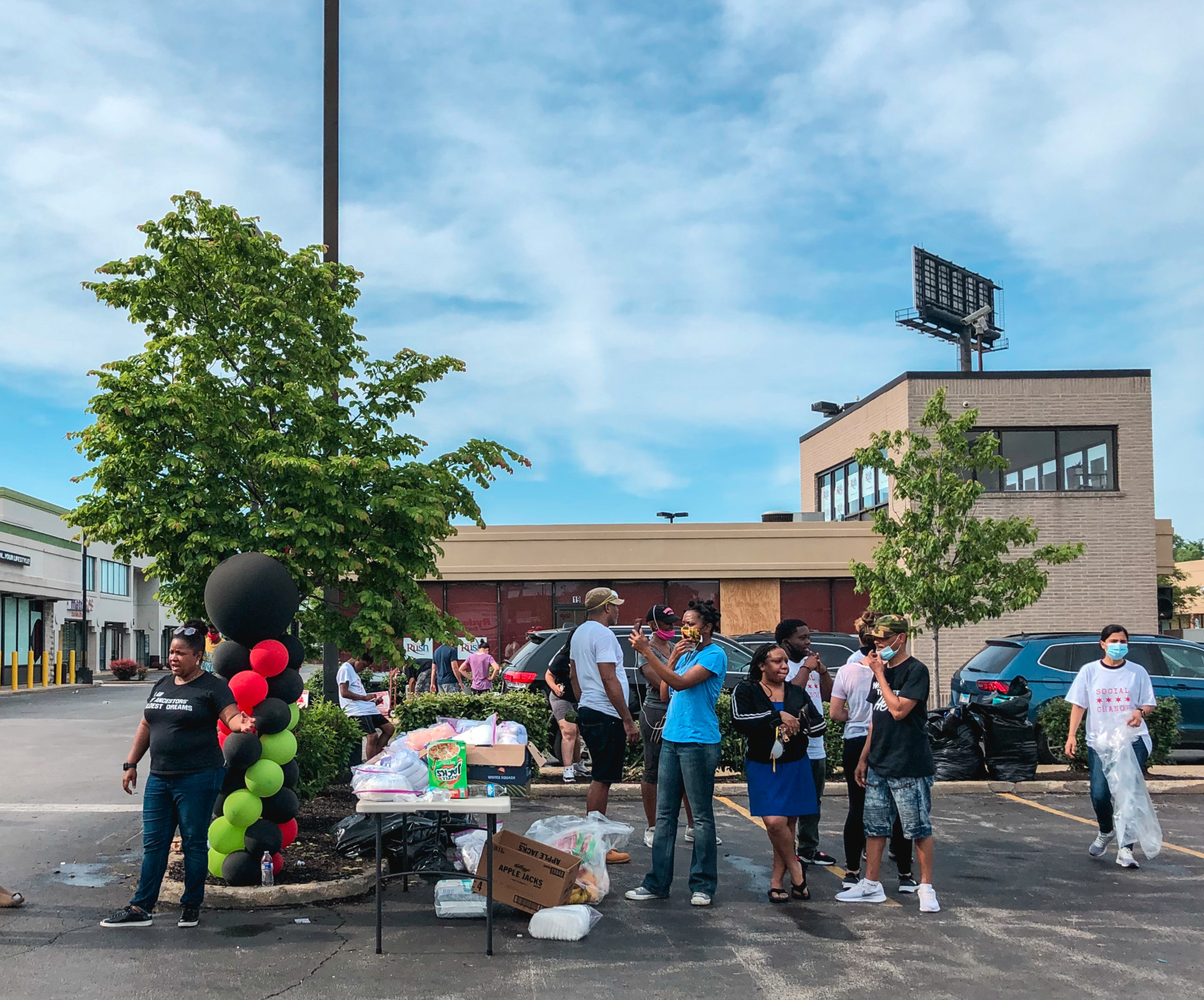 Bridging Chicago’s Food Gap During COVID-19 – South Side Weekly