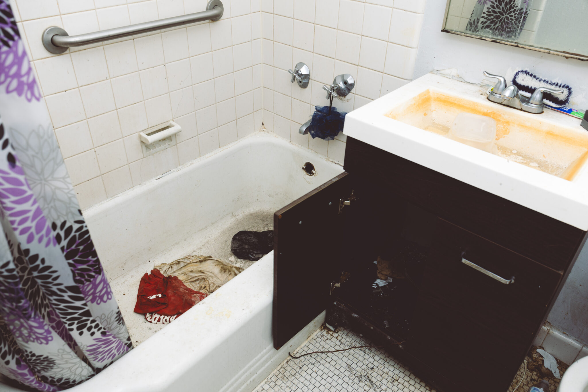 Raided South Shore Building Tenants Ordered to Leave – South Side Weekly